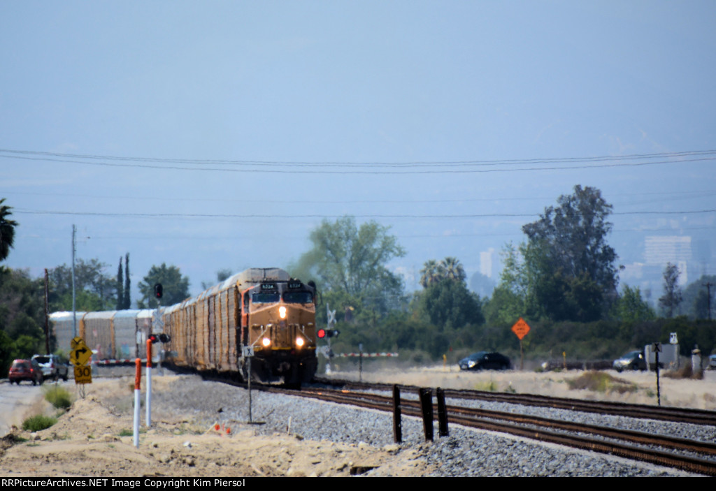 UP 6524 Climbing Beaumont Hill